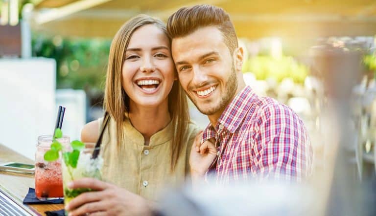 What To Say On A First Date to Keep It Light, Easy and Flirtatious