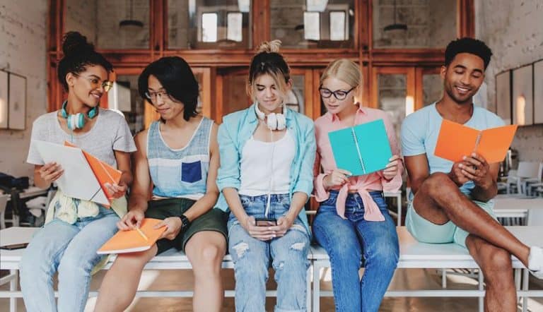 Real Friends vs Fake Friends: 21 Ways to Instantly Tell Them Apart