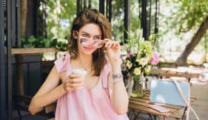 27 Signs to Tell If a Woman Is Checking You Out & What To Do Next