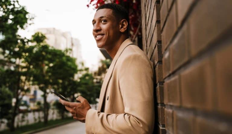 Is He Ready for a Relationship or Not? 44 Signs for You to Wait or Walk