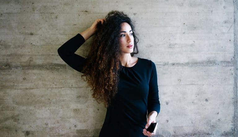 Dry Texting: What It Is, 44 Signs & Ways to Avoid Being a Boring Dry Texter